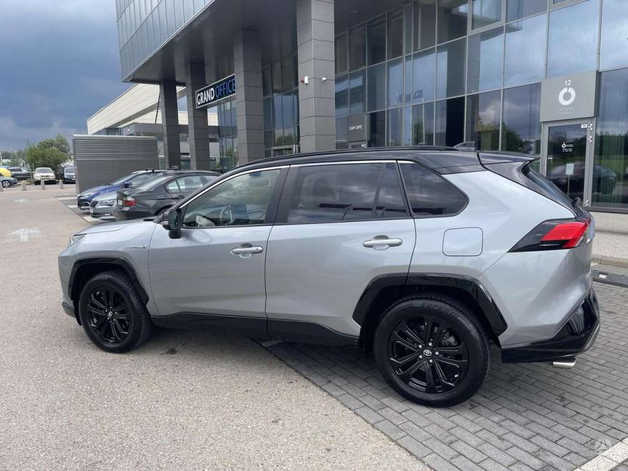 Grey Toyota RAV4 2019 in Vilnius, with an engine capacity of 2.50 L and mileage of 140 thousand km for 23999 €, photo 12 on AUTOMOTO.COM.LV