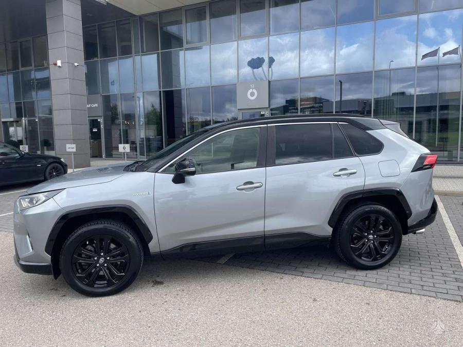 Grey Toyota RAV4 2019 in Vilnius, with an engine capacity of 2.50 L and mileage of 140 thousand km for 23999 €, photo 13 on AUTOMOTO.COM.LV