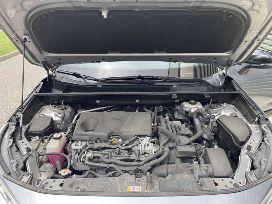 Grey Toyota RAV4 2019 in Vilnius, with an engine capacity of 2.50 L and mileage of 140 thousand km for 23999 €, photo 18 on AUTOMOTO.COM.LV