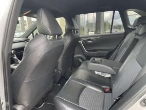 Grey Toyota RAV4 2019 in Vilnius, with an engine capacity of 2.50 L and mileage of 140 thousand km for 23999 €, photo 23 on AUTOMOTO.COM.LV