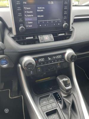 Grey Toyota RAV4 2019 in Vilnius, with an engine capacity of 2.50 L and mileage of 140 thousand km for 23999 €, photo 26 on AUTOMOTO.COM.LV