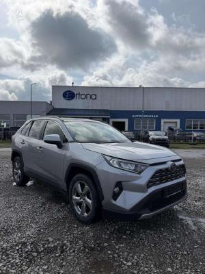 Grey Toyota RAV4 2019 in Siauliai, with an engine capacity of 1.99 L and mileage of 44 thousand km for 15200 €, photo 6 on AUTOMOTO.COM.LV