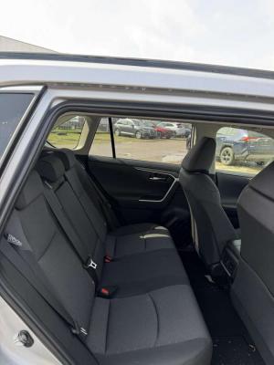 Grey Toyota RAV4 2019 in Siauliai, with an engine capacity of 1.99 L and mileage of 44 thousand km for 15200 €, photo 15 on AUTOMOTO.COM.LV