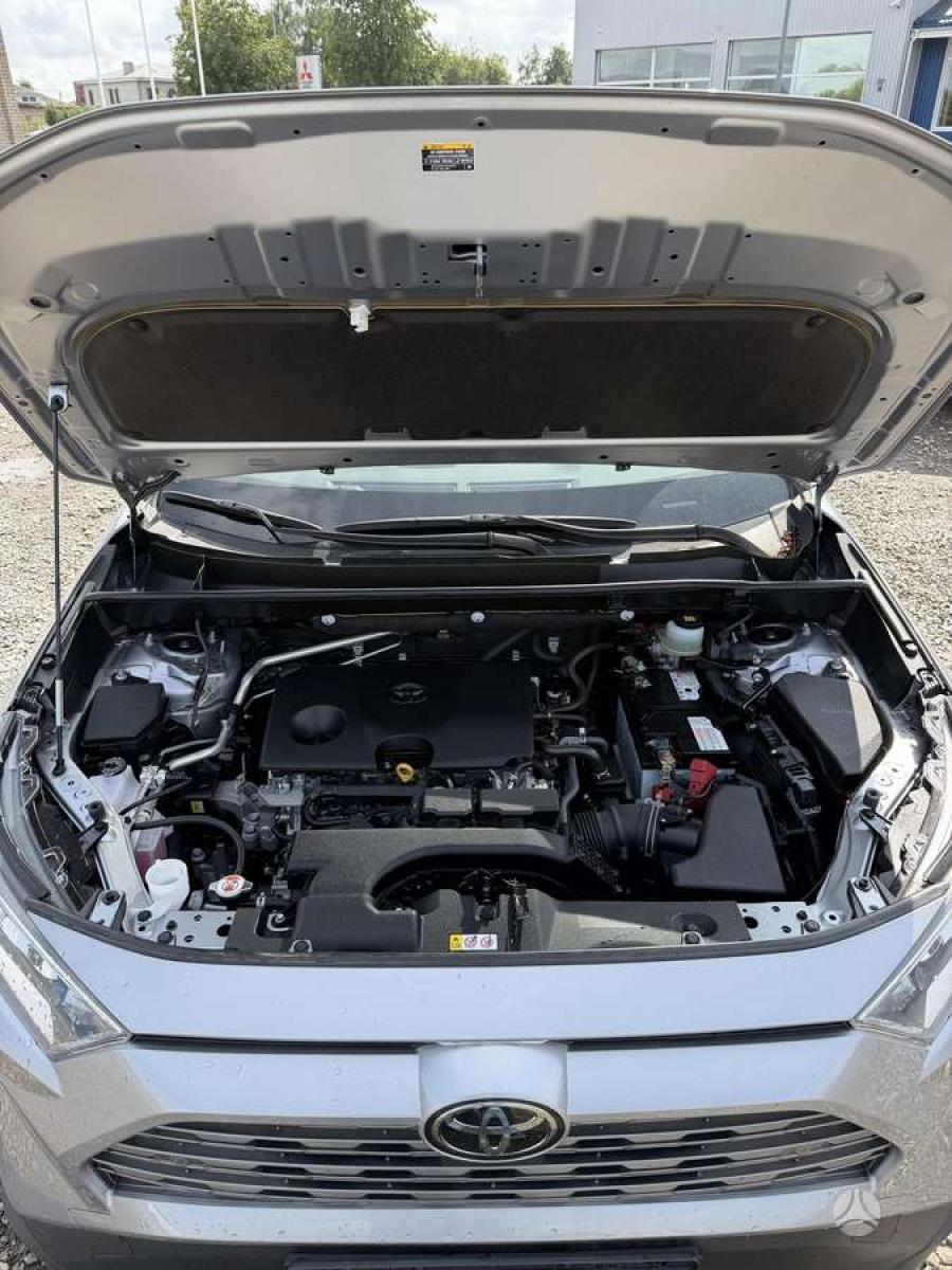 Grey Toyota RAV4 2019 in Siauliai, with an engine capacity of 1.99 L and mileage of 44 thousand km for 15200 €, photo 17 on AUTOMOTO.COM.LV
