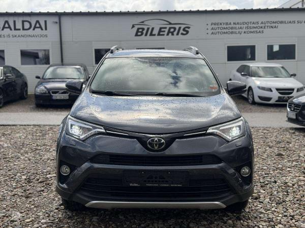 Grey Toyota RAV4 2019 in Utena, with an engine capacity of 1.99 L and mileage of 159 thousand km for 15990 €, photo 5 on AUTOMOTO.COM.LV