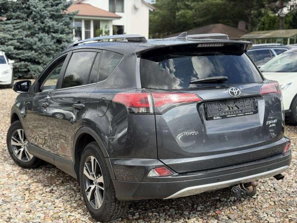 Grey Toyota RAV4 2019 in Utena, with an engine capacity of 1.99 L and mileage of 159 thousand km for 15990 €, photo 6 on AUTOMOTO.COM.LV