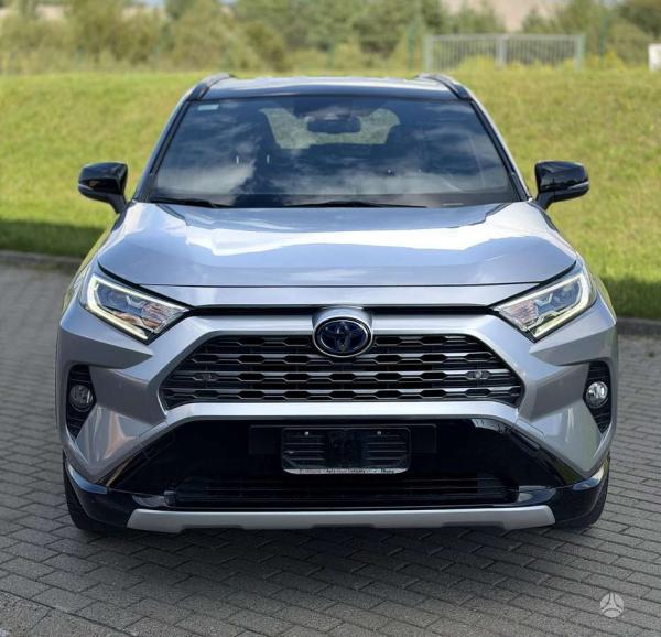 Pelēks Toyota RAV4 2019 Viļņa, ar dzinēja tilpumu 2.49 L un nobraukumu 210 tūkst. km par 22500 €, foto 4 vietnē AUTOMOTO.COM.LV