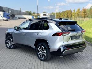 Grey Toyota RAV4 2019 in Vilnius, with an engine capacity of 2.49 L and mileage of 210 thousand km for 22500 €, photo 7 on AUTOMOTO.COM.LV