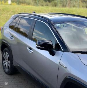 Grey Toyota RAV4 2019 in Vilnius, with an engine capacity of 2.49 L and mileage of 210 thousand km for 22500 €, photo 13 on AUTOMOTO.COM.LV