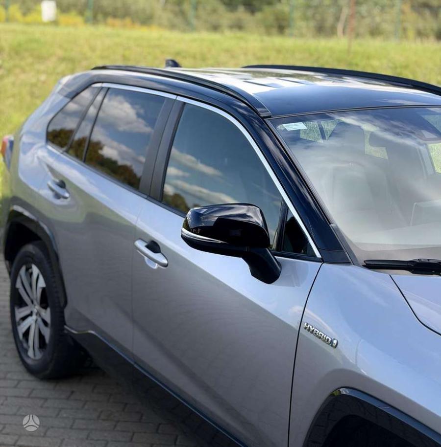 Grey Toyota RAV4 2019 in Vilnius, with an engine capacity of 2.49 L and mileage of 210 thousand km for 22500 €, photo 13 on AUTOMOTO.COM.LV