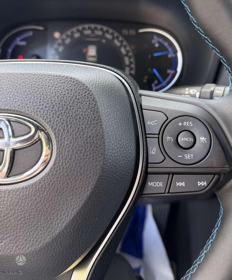 Grey Toyota RAV4 2019 in Vilnius, with an engine capacity of 2.49 L and mileage of 210 thousand km for 22500 €, photo 22 on AUTOMOTO.COM.LV