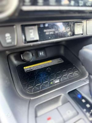 Grey Toyota RAV4 2019 in Vilnius, with an engine capacity of 2.49 L and mileage of 210 thousand km for 22500 €, photo 23 on AUTOMOTO.COM.LV