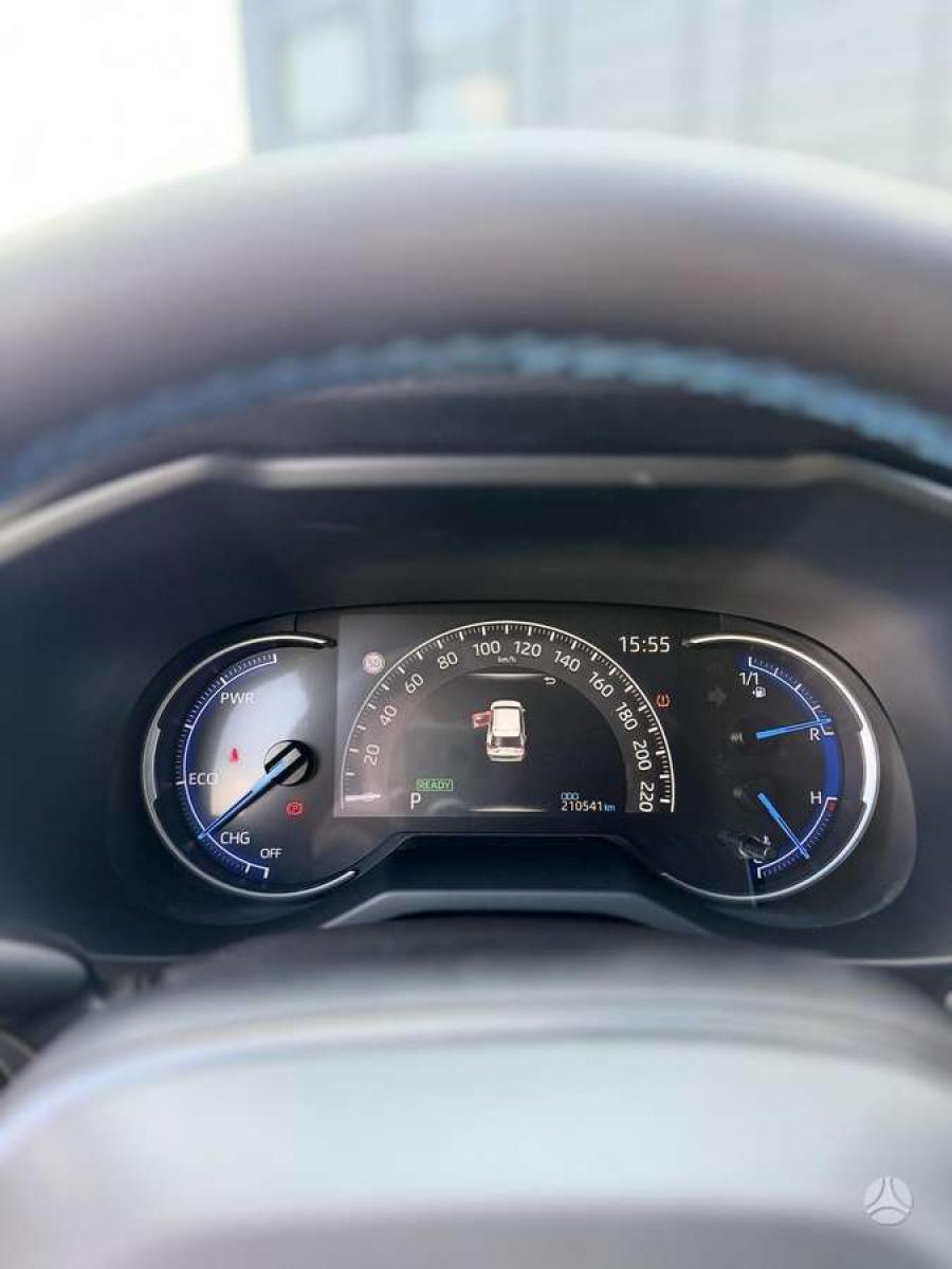 Grey Toyota RAV4 2019 in Vilnius, with an engine capacity of 2.49 L and mileage of 210 thousand km for 22500 €, photo 27 on AUTOMOTO.COM.LV