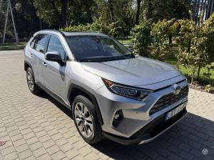 Pelēks Toyota RAV4 2019 Prienai, ar dzinēja tilpumu 2.49 L un nobraukumu 133 tūkst. km par 21200 €, foto 4 vietnē AUTOMOTO.COM.LV