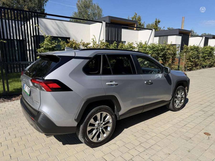 Pelēks Toyota RAV4 2019 Prienai, ar dzinēja tilpumu 2.49 L un nobraukumu 133 tūkst. km par 21200 €, foto 6 vietnē AUTOMOTO.COM.LV