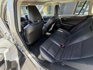 Pelēks Toyota RAV4 2019 Prienai, ar dzinēja tilpumu 2.49 L un nobraukumu 133 tūkst. km par 21200 €, foto 8 vietnē AUTOMOTO.COM.LV