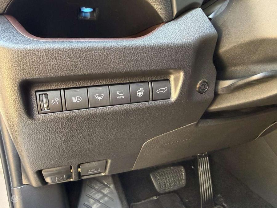 Grey Toyota RAV4 2019 in Prienai, with an engine capacity of 2.49 L and mileage of 133 thousand km for 21200 €, photo 13 on AUTOMOTO.COM.LV