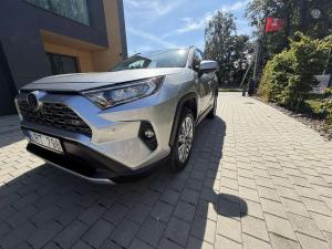 Grey Toyota RAV4 2019 in Prienai, with an engine capacity of 2.49 L and mileage of 133 thousand km for 21200 €, photo 17 on AUTOMOTO.COM.LV