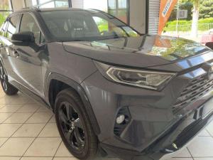 Grey Toyota RAV4 2019 in Daugavpils, with an engine capacity of 2.49 L and mileage of 69 thousand km for 27950 €, photo  on AUTOMOTO.COM.LV