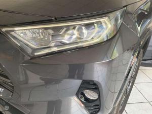 Grey Toyota RAV4 2019 in Daugavpils, with an engine capacity of 2.49 L and mileage of 69 thousand km for 27950 €, photo 7 on AUTOMOTO.COM.LV