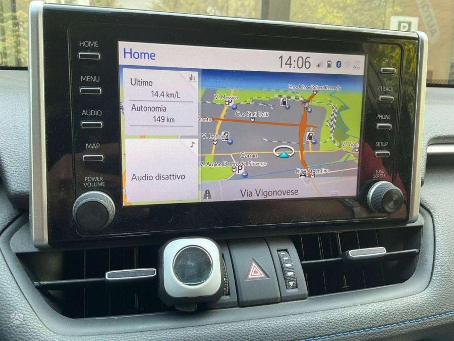 Grey Toyota RAV4 2019 in Daugavpils, with an engine capacity of 2.49 L and mileage of 69 thousand km for 27950 €, photo 14 on AUTOMOTO.COM.LV