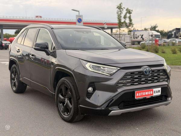 Тойота РАВ 4 2019 в Вильнюс на AUTOMOTO.COM.LV Серый Тойота РАВ 4 2019 в Вильнюс, объемом двигателя 2.49 л и пробегом 100 тыс. км за 27650 €, фото 4 на AUTOMOTO.COM.LV