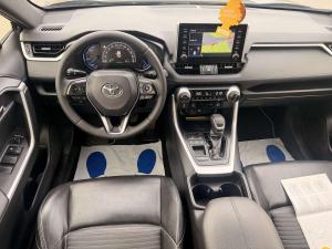 Grey Toyota RAV4 2019 in Vilnius, with an engine capacity of 2.49 L and mileage of 100 thousand km for 27650 €, photo 25 on AUTOMOTO.COM.LV