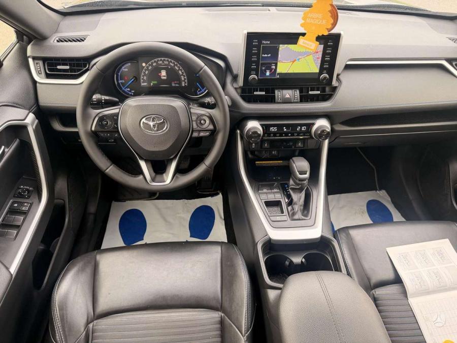 Grey Toyota RAV4 2019 in Vilnius, with an engine capacity of 2.49 L and mileage of 100 thousand km for 27650 €, photo 25 on AUTOMOTO.COM.LV