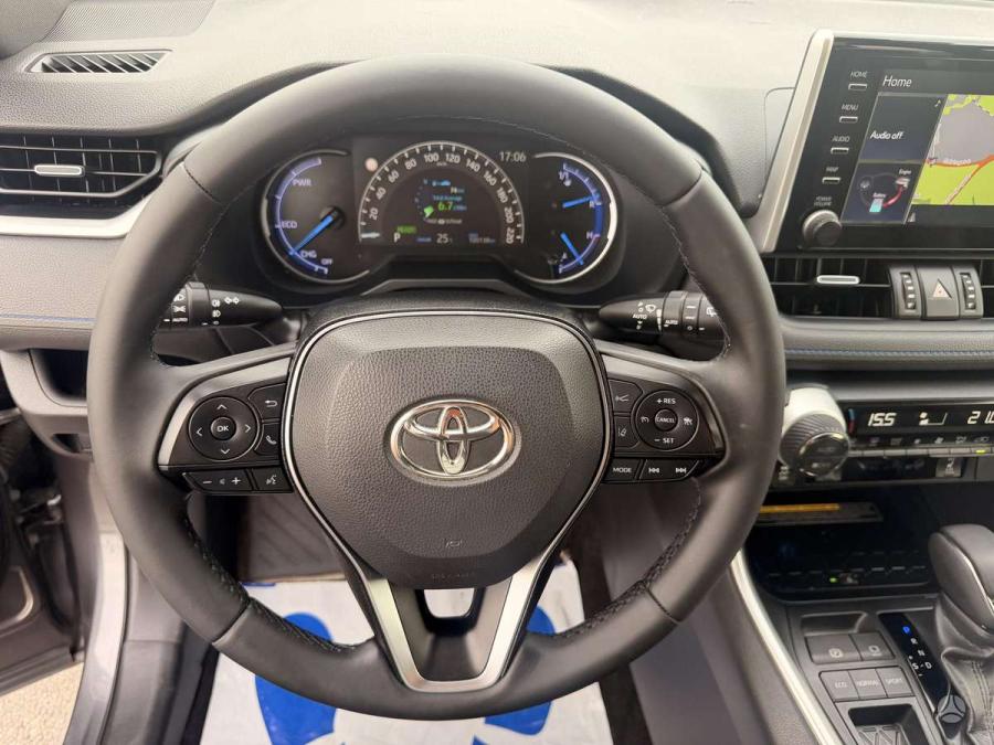 Grey Toyota RAV4 2019 in Vilnius, with an engine capacity of 2.49 L and mileage of 100 thousand km for 27650 €, photo 28 on AUTOMOTO.COM.LV