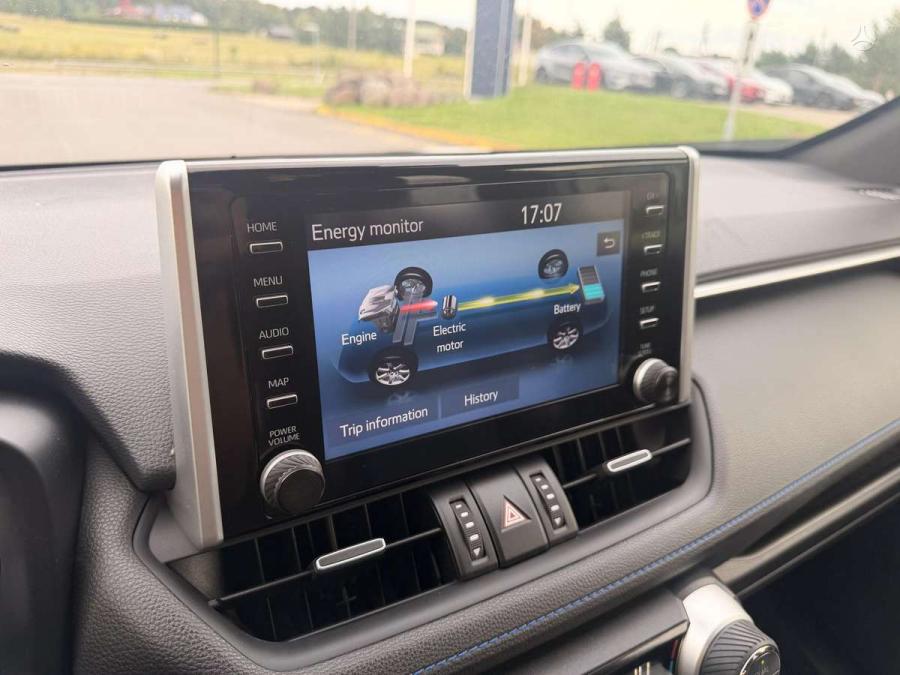 Grey Toyota RAV4 2019 in Vilnius, with an engine capacity of 2.49 L and mileage of 100 thousand km for 27650 €, photo 31 on AUTOMOTO.COM.LV