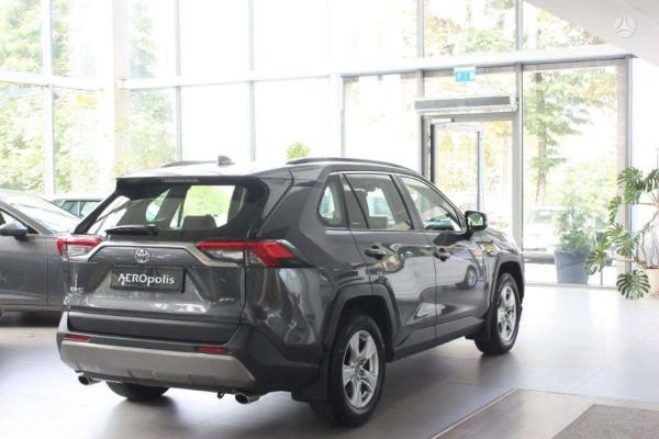 Тойота РАВ 4 2019 в Вильнюс на AUTOMOTO.COM.LV Серый Тойота РАВ 4 2019 в Вильнюс, объемом двигателя 1.99 л и пробегом 135 тыс. км за 22500 €, фото 5 на AUTOMOTO.COM.LV
