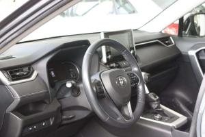 Pelēks Toyota RAV4 2019 Viļņa, ar dzinēja tilpumu 1.99 L un nobraukumu 135 tūkst. km par 22500 €, foto 8 vietnē AUTOMOTO.COM.LV