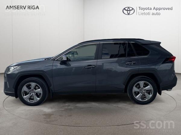 Grey Toyota RAV4 2019 in Riga, with an engine capacity of 2.00 L and mileage of 94 thousand km for 22900 €, photo 4 on AUTOMOTO.COM.LV