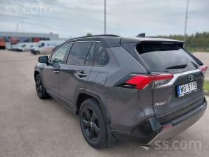 Pelēks Toyota RAV4 2019 Rīga, ar dzinēja tilpumu 2.50 L un nobraukumu 100 tūkst. km par 25410 €, foto 4 vietnē AUTOMOTO.COM.LV