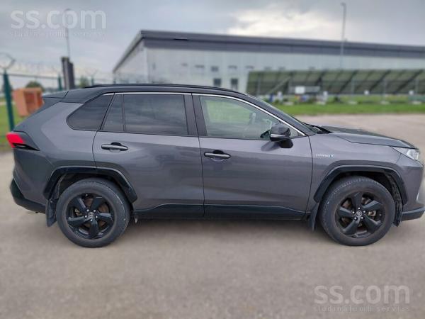 Тойота РАВ 4 2019 в Рига на AUTOMOTO.COM.LV Серый Тойота РАВ 4 2019 в Рига, объемом двигателя 2.50 л и пробегом 100 тыс. км за 25410 €, фото 9 на AUTOMOTO.COM.LV