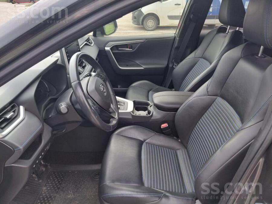 Pelēks Toyota RAV4 2019 Rīga, ar dzinēja tilpumu 2.50 L un nobraukumu 100 tūkst. km par 25410 €, foto 12 vietnē AUTOMOTO.COM.LV