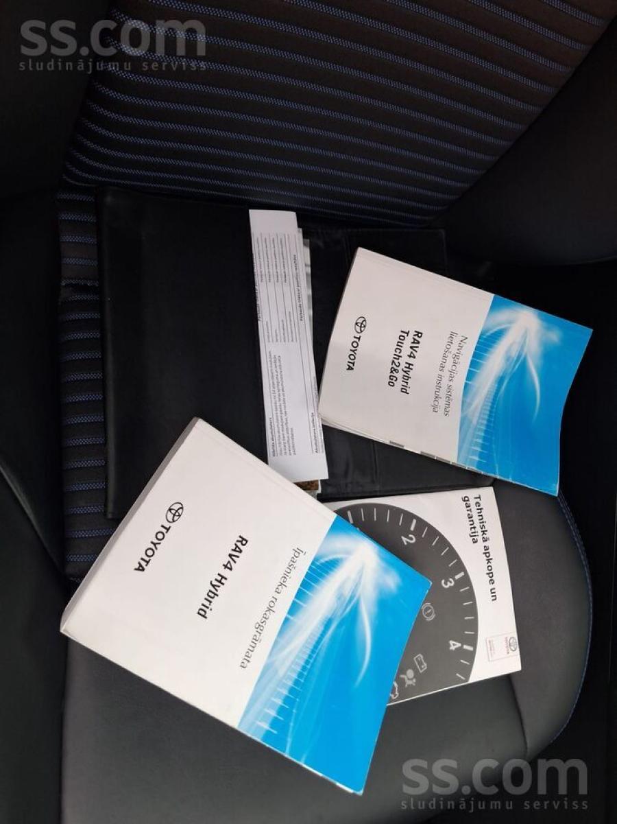 Pelēks Toyota RAV4 2019 Rīga, ar dzinēja tilpumu 2.50 L un nobraukumu 100 tūkst. km par 25410 €, foto 15 vietnē AUTOMOTO.COM.LV