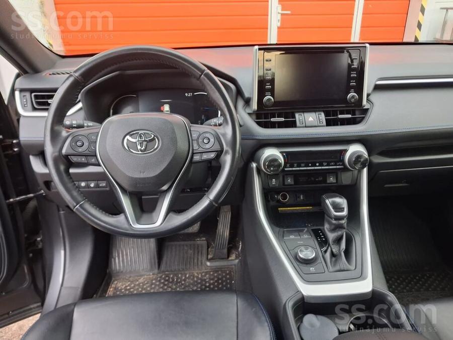 Pelēks Toyota RAV4 2019 Rīga, ar dzinēja tilpumu 2.50 L un nobraukumu 100 tūkst. km par 25410 €, foto 16 vietnē AUTOMOTO.COM.LV