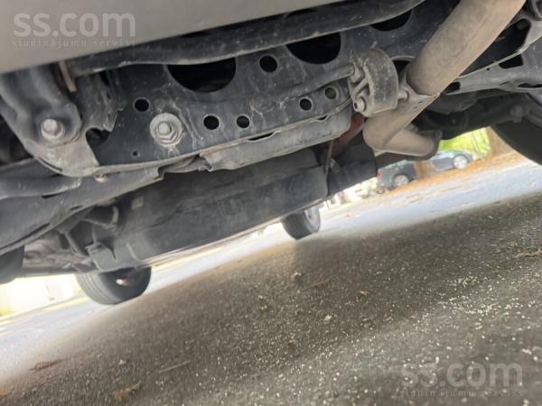 Grey Toyota RAV4 2019 in Daugavpils, with an engine capacity of 2.50 L and mileage of 207 thousand km for 21500 €, photo 7 on AUTOMOTO.COM.LV