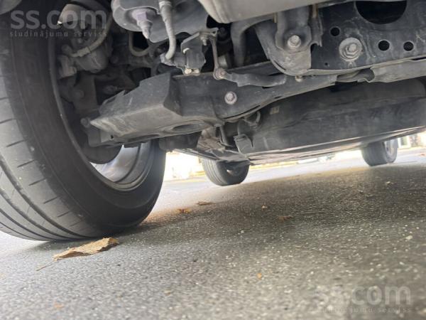 Grey Toyota RAV4 2019 in Daugavpils, with an engine capacity of 2.50 L and mileage of 207 thousand km for 21500 €, photo 8 on AUTOMOTO.COM.LV