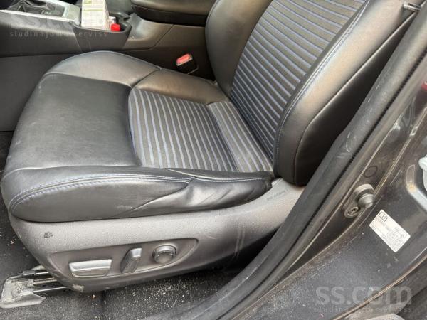 Grey Toyota RAV4 2019 in Daugavpils, with an engine capacity of 2.50 L and mileage of 207 thousand km for 21500 €, photo 10 on AUTOMOTO.COM.LV