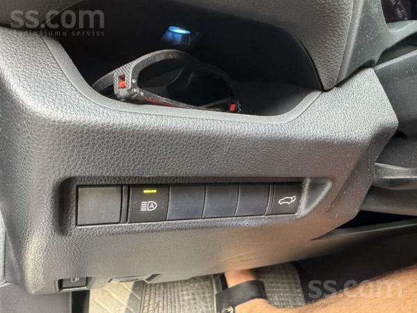 Grey Toyota RAV4 2019 in Daugavpils, with an engine capacity of 2.50 L and mileage of 207 thousand km for 21500 €, photo 11 on AUTOMOTO.COM.LV