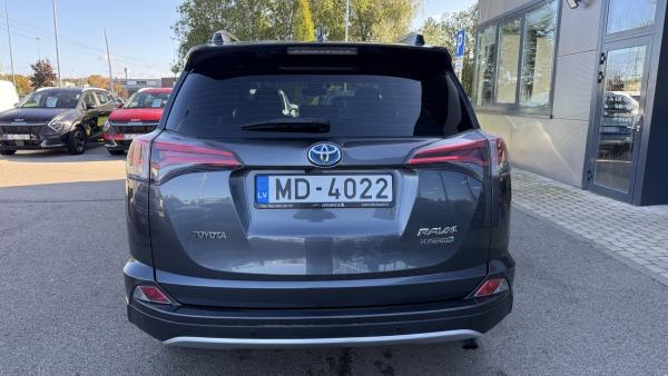 Pelēks Toyota RAV4 2019 Rīga, ar dzinēja tilpumu 2.50 L un nobraukumu 128 tūkst. km par 16900 €, foto 4 vietnē AUTOMOTO.COM.LV
