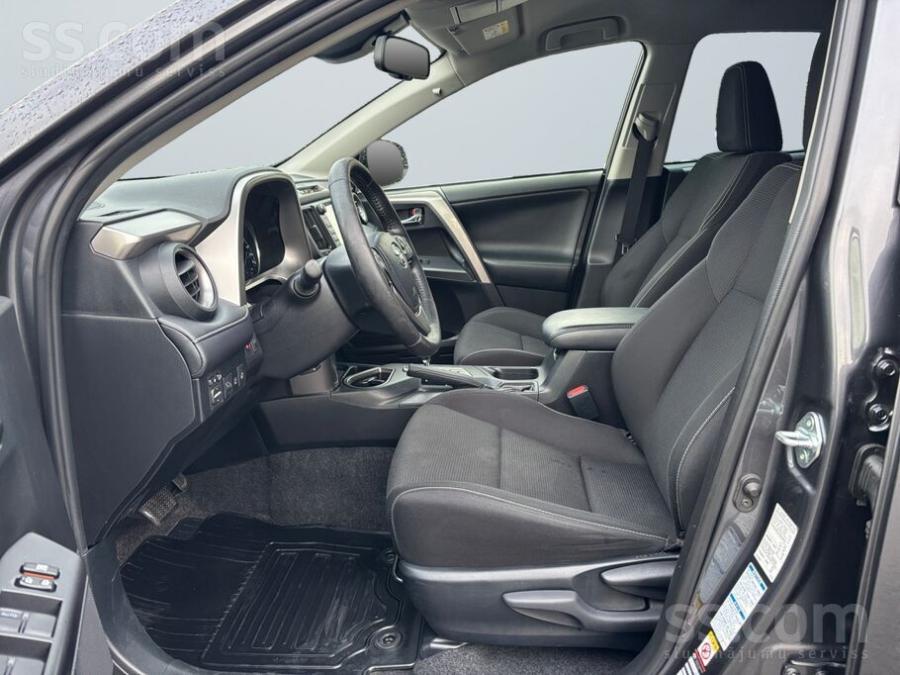 Pelēks Toyota RAV4 2019 Rīga, ar dzinēja tilpumu 2.50 L un nobraukumu 128 tūkst. km par 19500 €, foto 10 vietnē AUTOMOTO.COM.LV