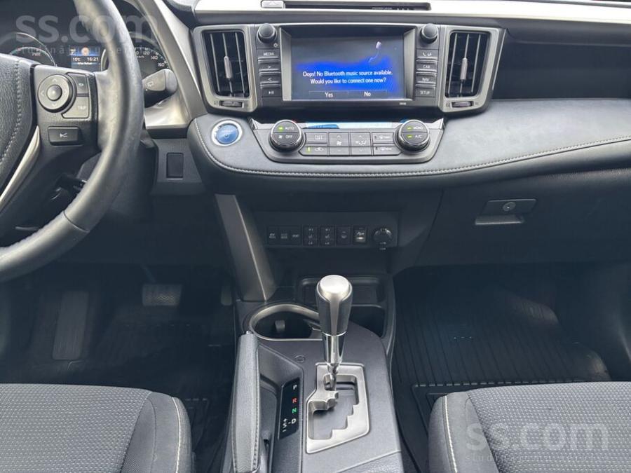 Pelēks Toyota RAV4 2019 Rīga, ar dzinēja tilpumu 2.50 L un nobraukumu 128 tūkst. km par 19500 €, foto 11 vietnē AUTOMOTO.COM.LV