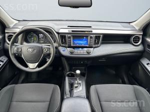 Pelēks Toyota RAV4 2019 Rīga, ar dzinēja tilpumu 2.50 L un nobraukumu 128 tūkst. km par 19500 €, foto 14 vietnē AUTOMOTO.COM.LV