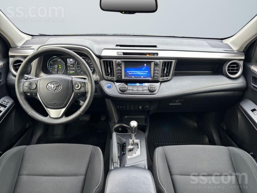 Pelēks Toyota RAV4 2019 Rīga, ar dzinēja tilpumu 2.50 L un nobraukumu 128 tūkst. km par 19500 €, foto 14 vietnē AUTOMOTO.COM.LV