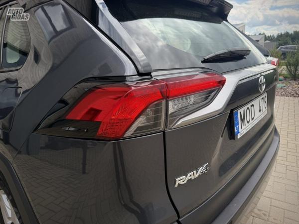Тойота РАВ 4 2019 в Вильнюс на AUTOMOTO.COM.LV Серый Тойота РАВ 4 2019 в Вильнюс, объемом двигателя 2.00 л и пробегом 209 тыс. км за 18600 €, фото 6 на AUTOMOTO.COM.LV