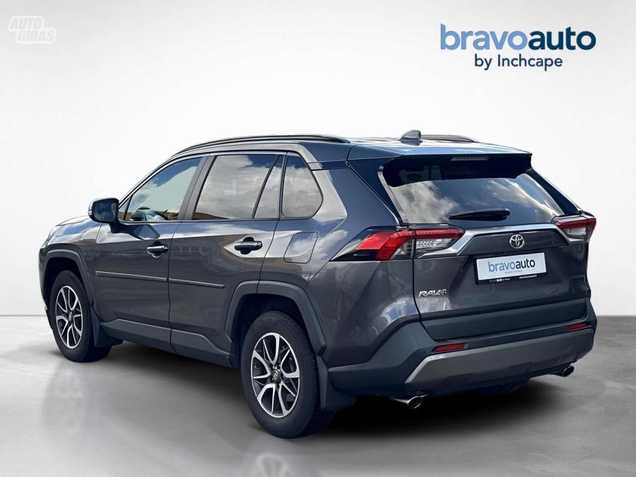 Pelēks Toyota RAV4 2019 Klaipėda, ar dzinēja tilpumu 2.00 L un nobraukumu 132 tūkst. km par 21900 €, foto 4 vietnē AUTOMOTO.COM.LV