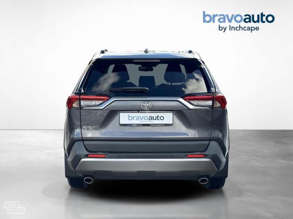 Toyota RAV4 2019 Klaipėda vietnē Pelēks Toyota RAV4 2019 Klaipėda, ar dzinēja tilpumu 2.00 L un nobraukumu 132 tūkst. km par 21900 €, foto 5 vietnē AUTOMOTO.COM.LV
